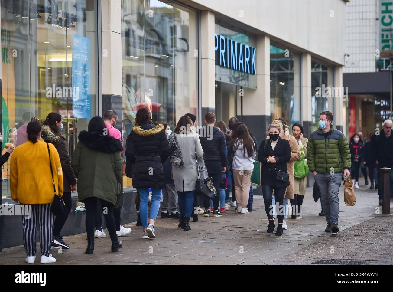 Primark queue hi-res stock photography and images - Alamy