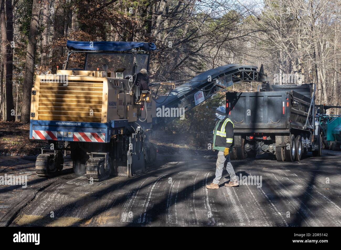 Asphalt paving truck hi-res stock photography and images - Alamy