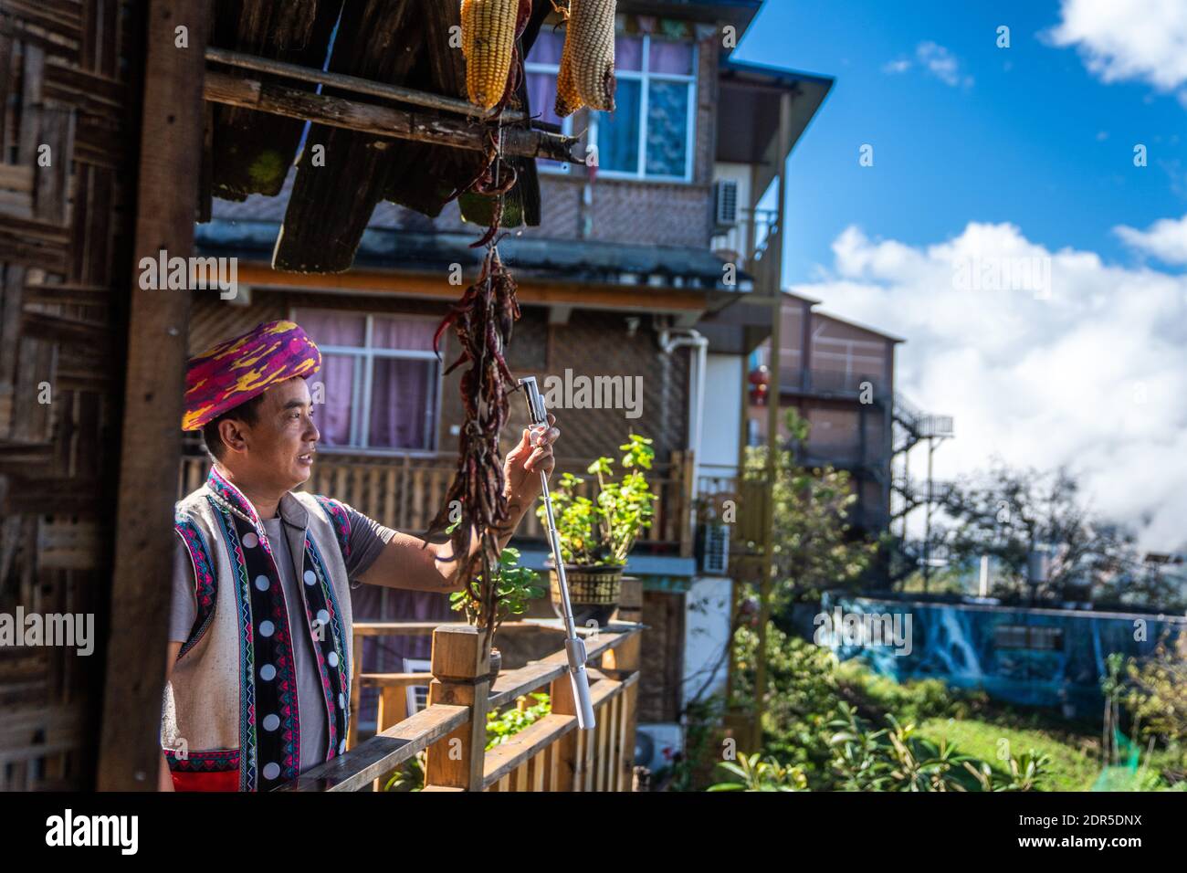 Beijing, China's Yunnan Province. 3rd Nov, 2020. Yu Wulin of Nu ethnic ...