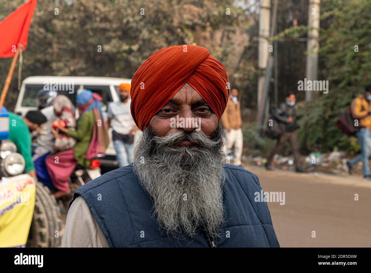 portrait of a indian sikh farmer during the protest at delhi border ...