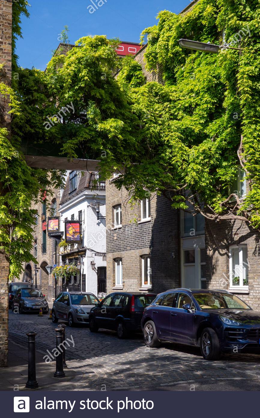 Mayflower Pub High Resolution Stock Photography and Images - Alamy