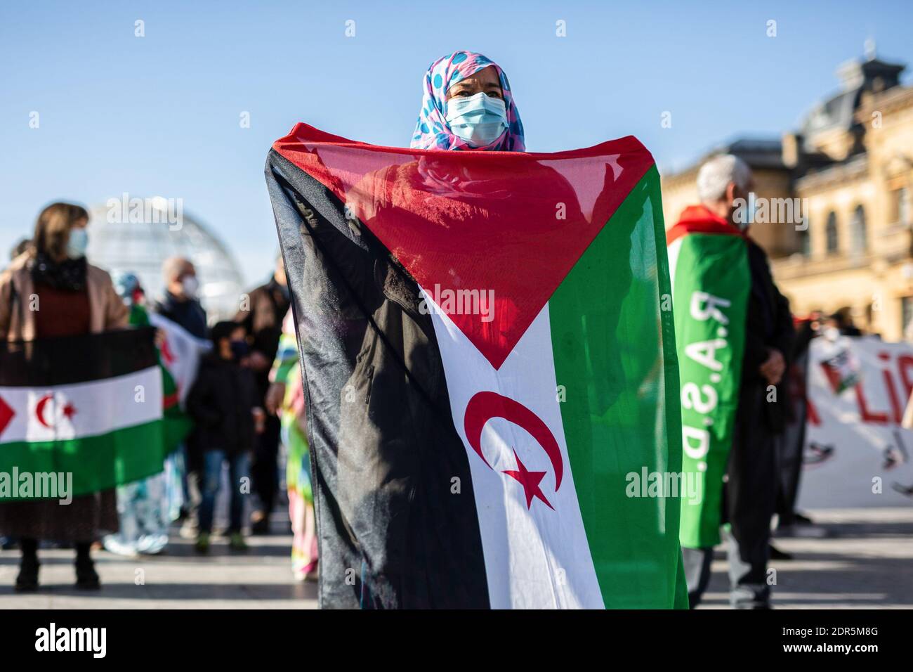 Woman wearing basque hi-res stock photography and images - Alamy
