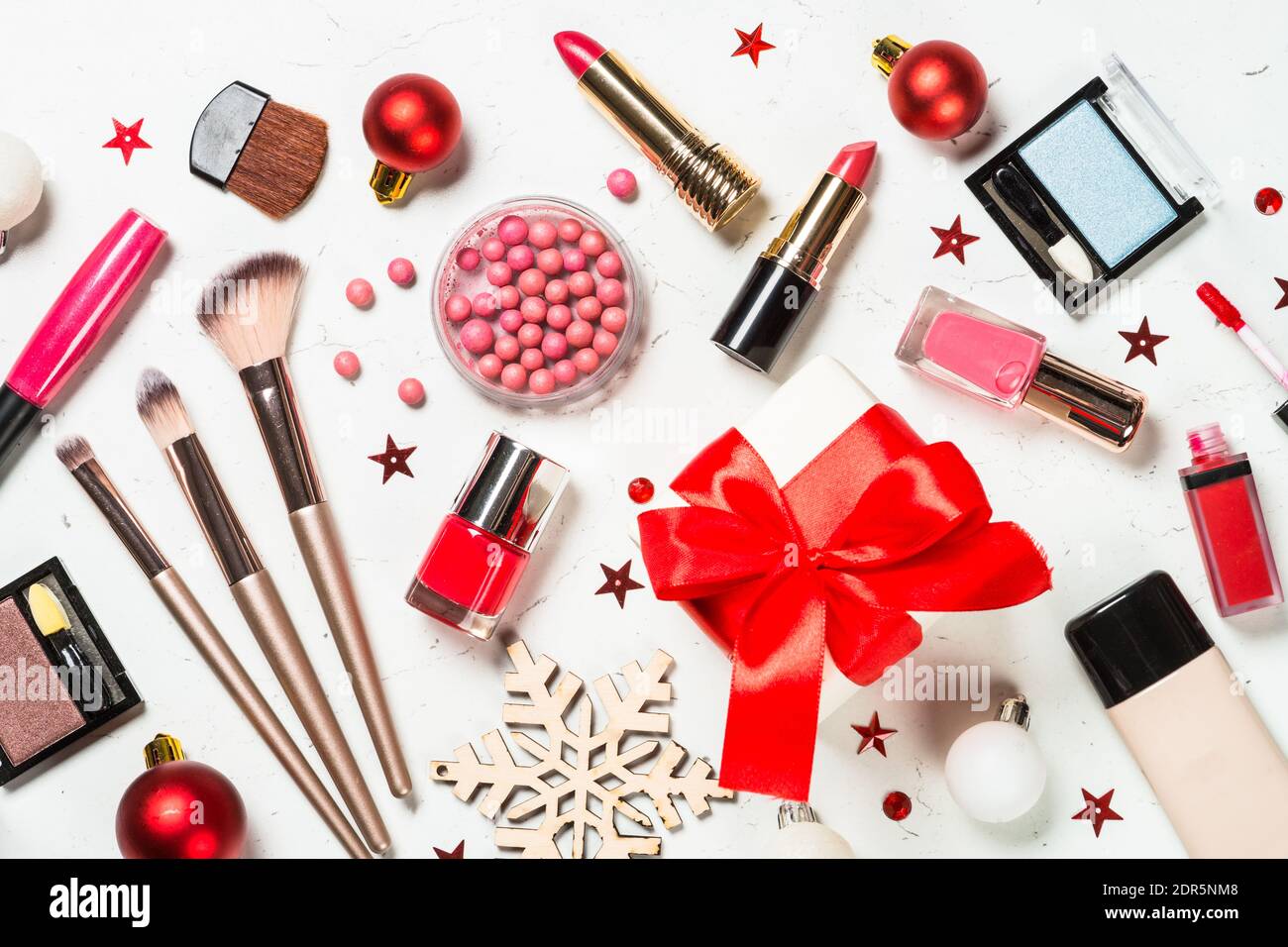 Cosmetics and makeup hi-res stock photography and images - Alamy