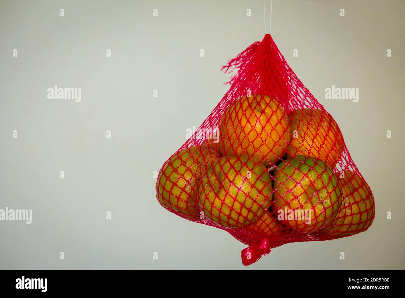 Sack of oranges hi-res stock photography and images - Alamy
