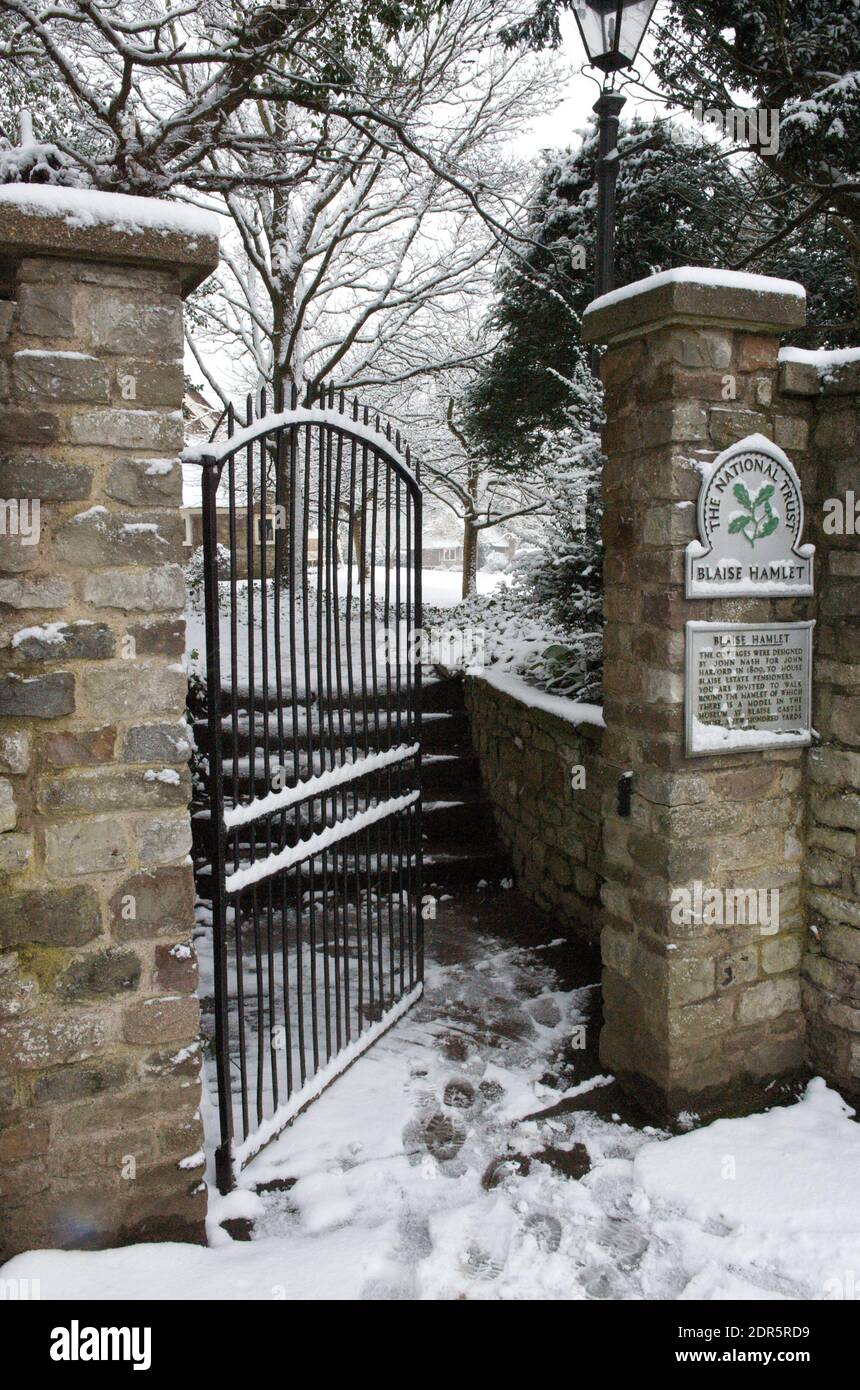 Blaise Hamlet in snow Stock Photo - Alamy