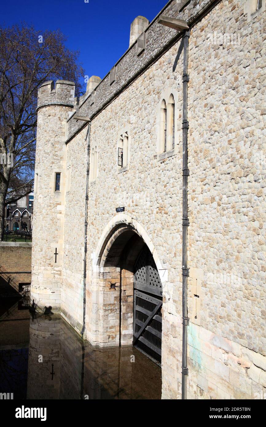 Was built by william the conqueror in 1078 hi-res stock photography and ...