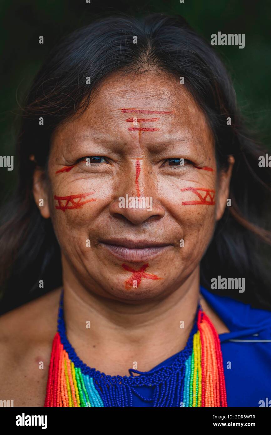 Ecuador people face paint hi-res stock photography and images - Alamy