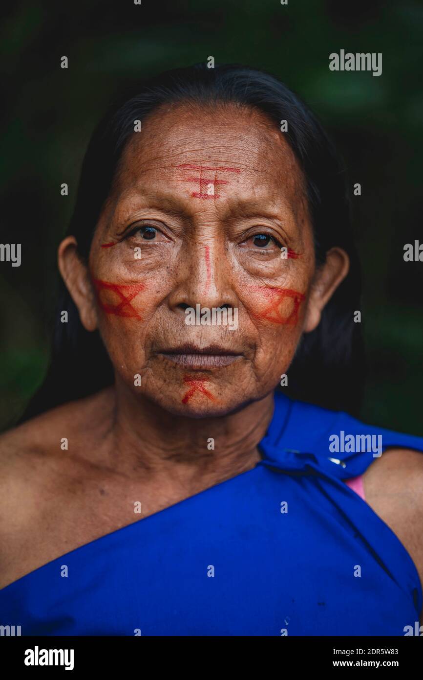 Tribal woman south america hi-res stock photography and images - Alamy