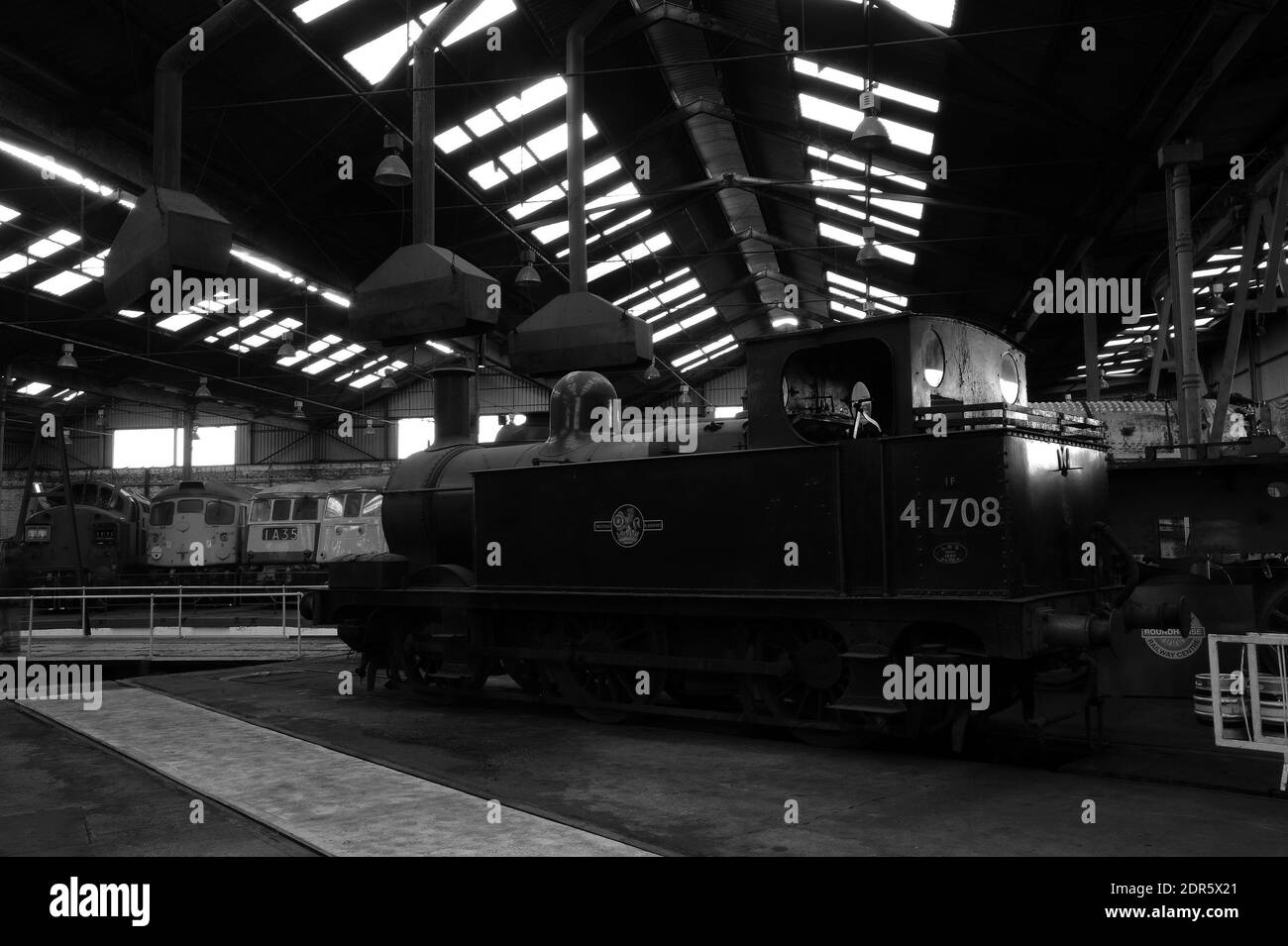 "41708" inside the roundhouse at Barrow Hill Stock Photo - Alamy