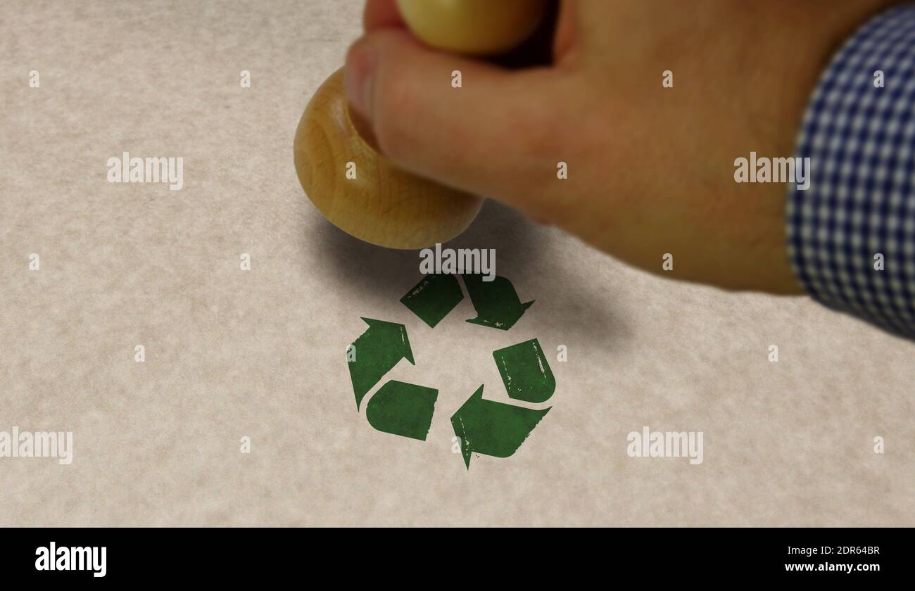 Recycle icon animation green arrows hi-res stock photography and images ...