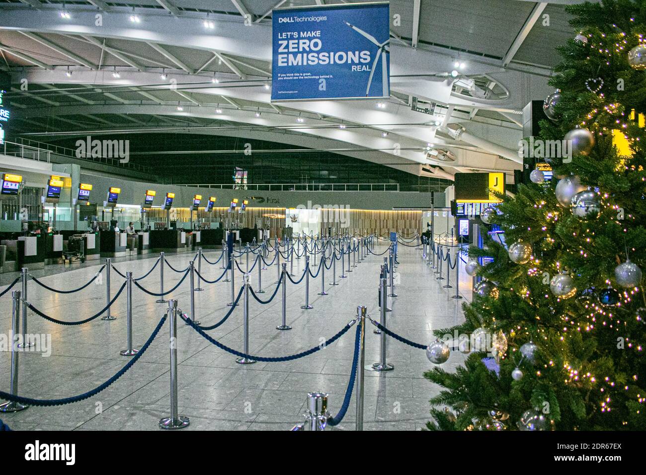 HEATHROW LONDON 20 December 2020. Empty Check in counters at Heathrow ...