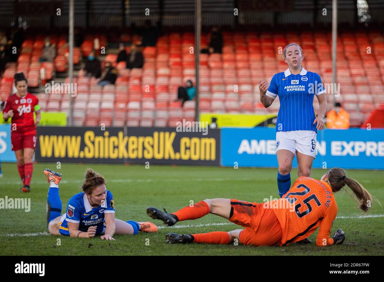 GOAL: Jess Fishlock #8 of Reading scores a goal 1-2 Stock Photo - Alamy