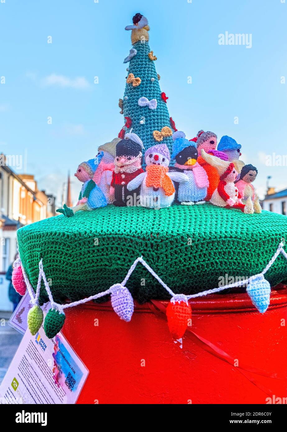 Knitted christmas toppers hi-res stock photography and images - Alamy