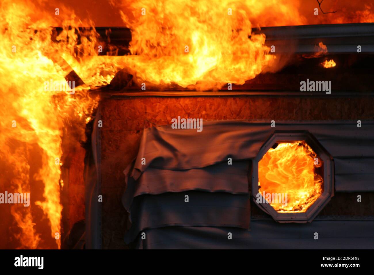 Garage Fire total loss. no one injured Stock Photo - Alamy