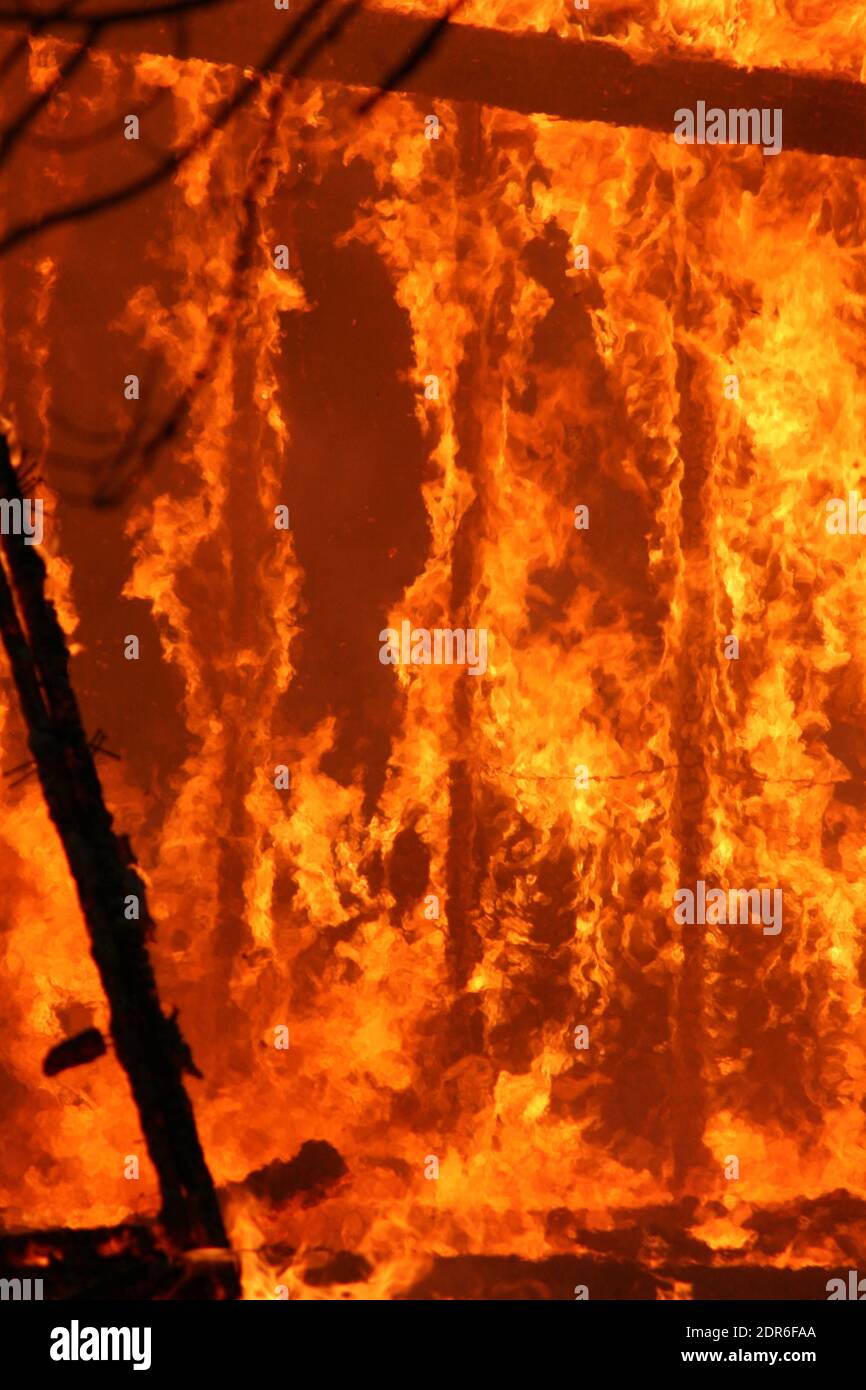 Garage Fire total loss. no one injured Stock Photo - Alamy