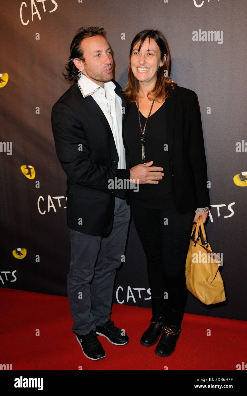 Philippe Candeloro et sa femme assistent a la premiere de Cats au ...
