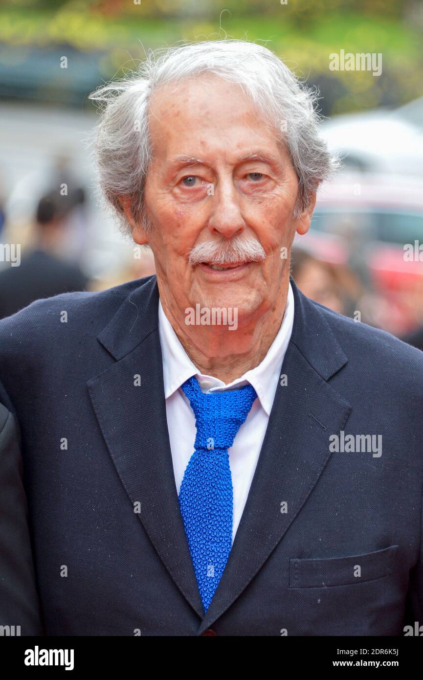 Jean Rochefort attending the premiere of Couple in a Hole during the ...