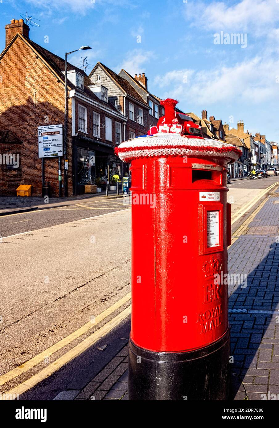 Letterbox toppers hi-res stock photography and images - Alamy