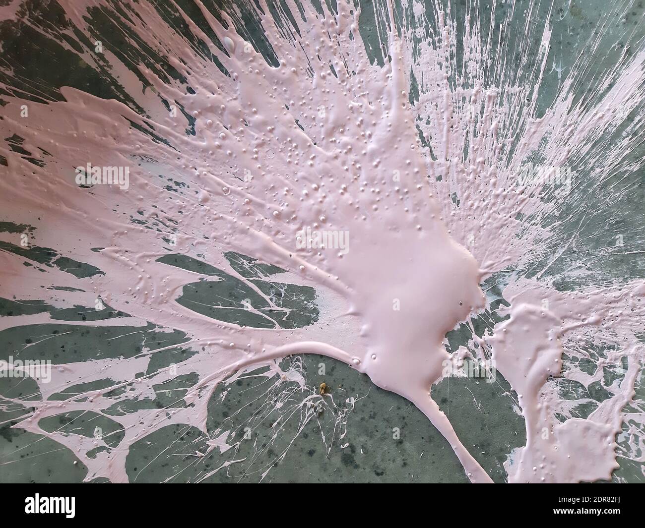 Pink paint on tree hi-res stock photography and images - Alamy