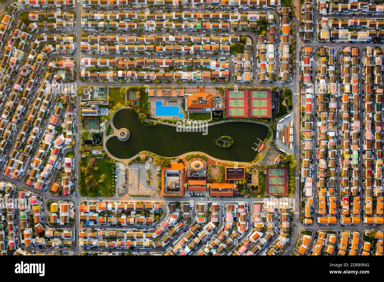 Cityscape crowded hi-res stock photography and images - Alamy