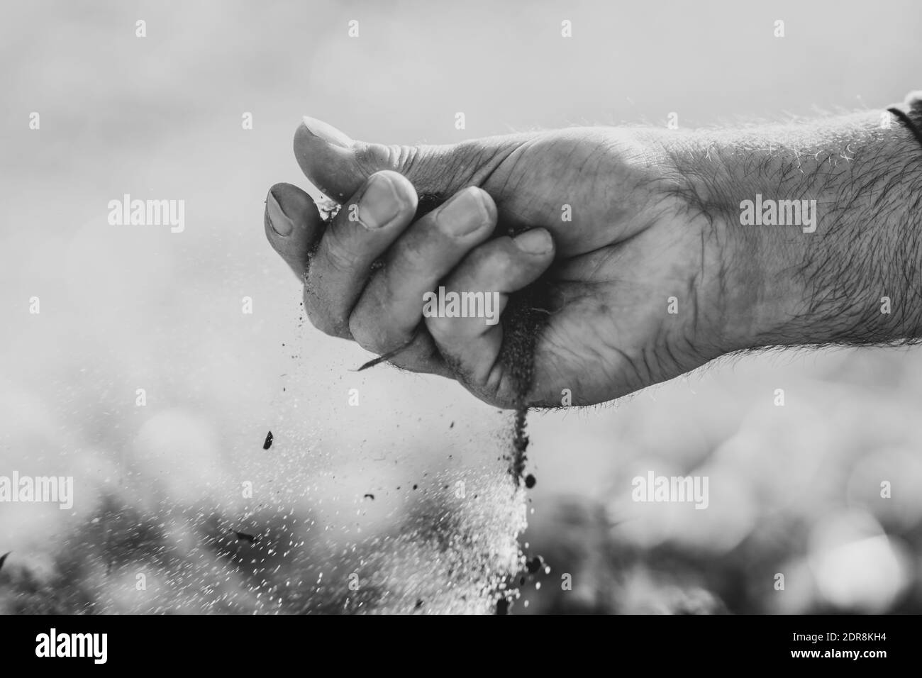 Falling soil hi-res stock photography and images - Alamy