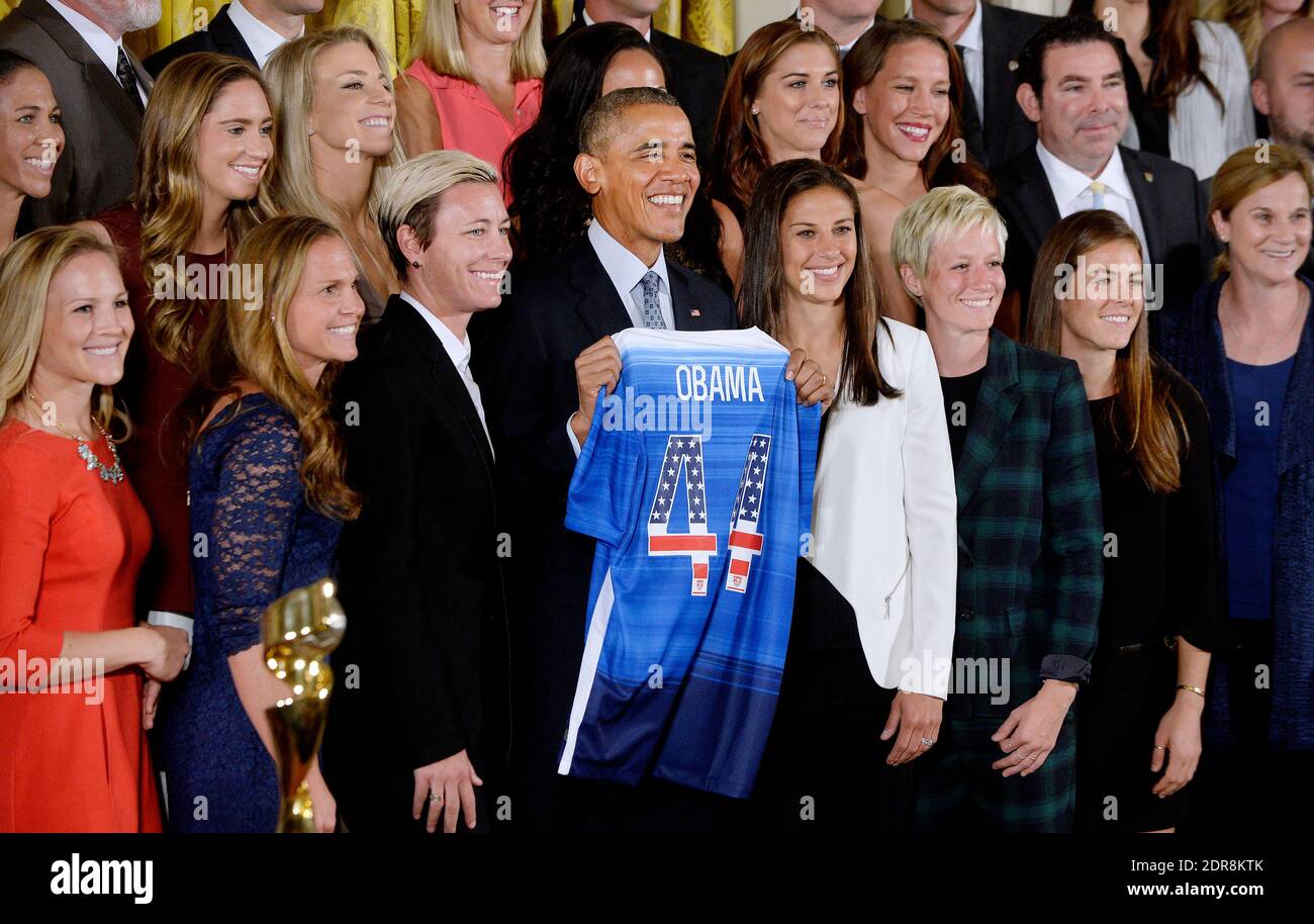 United national soccer team poses hi-res stock photography and images ...