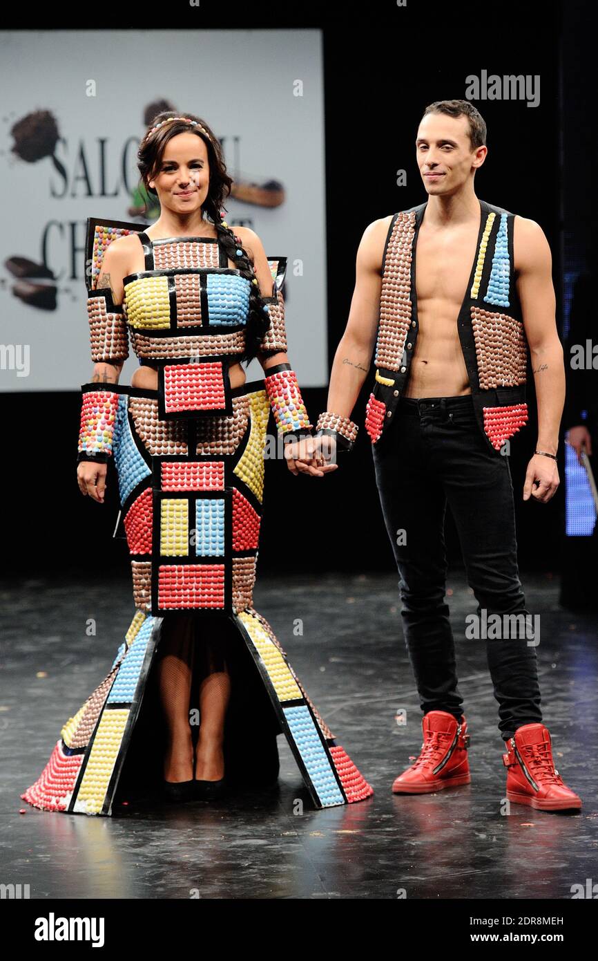Ben Brass et Alizee vetue dune robe creee par le designer Benjamin Bout ...