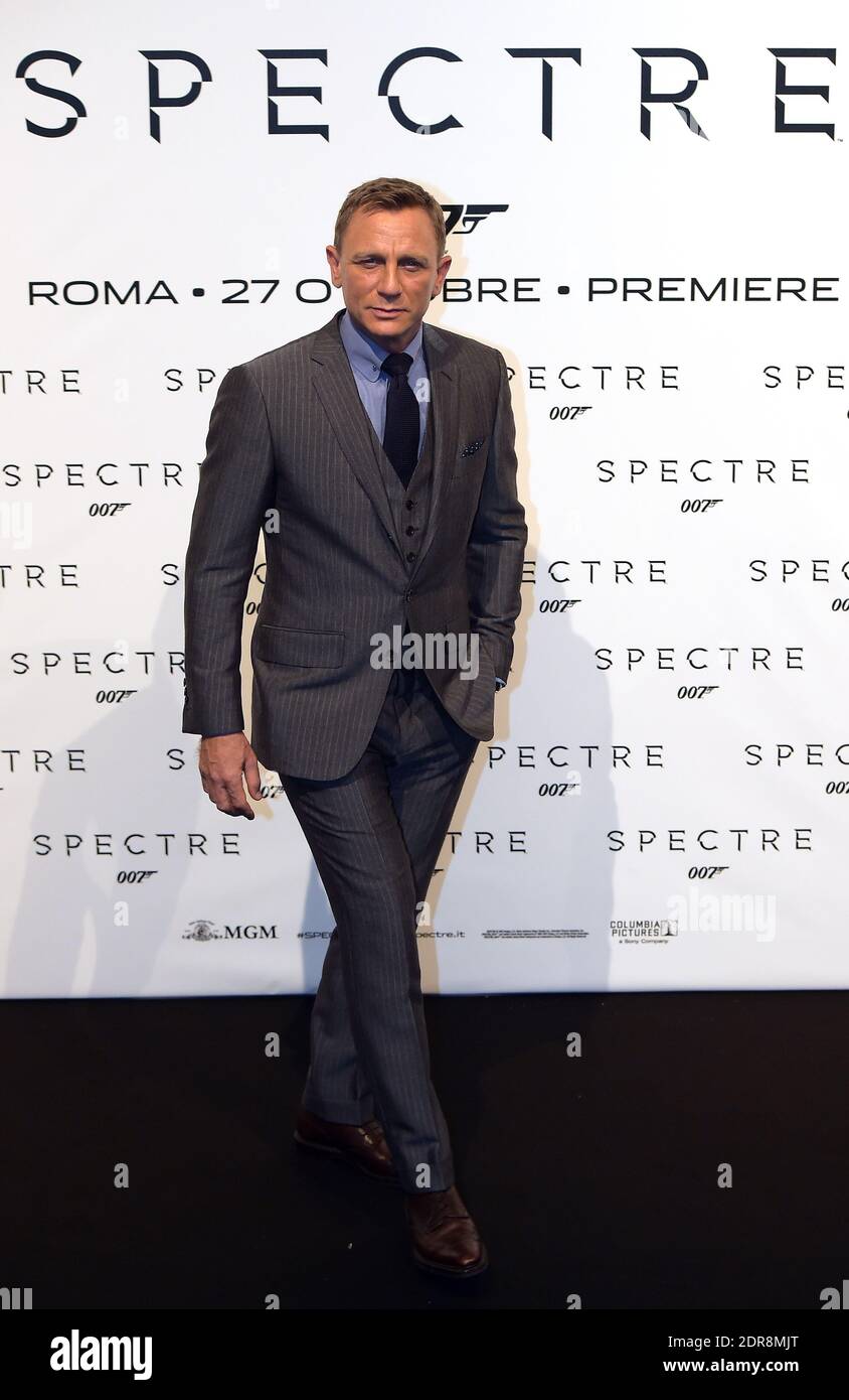 Daniel craig spectre rome hi-res stock photography and images - Alamy