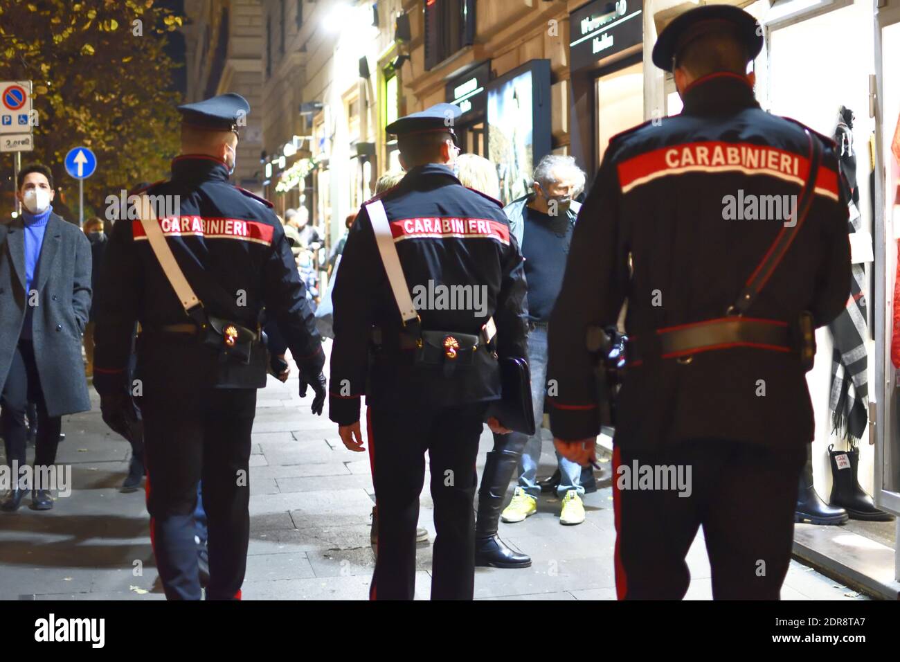 Italian police Carabinieri patrolling Rome center during lockdown ...