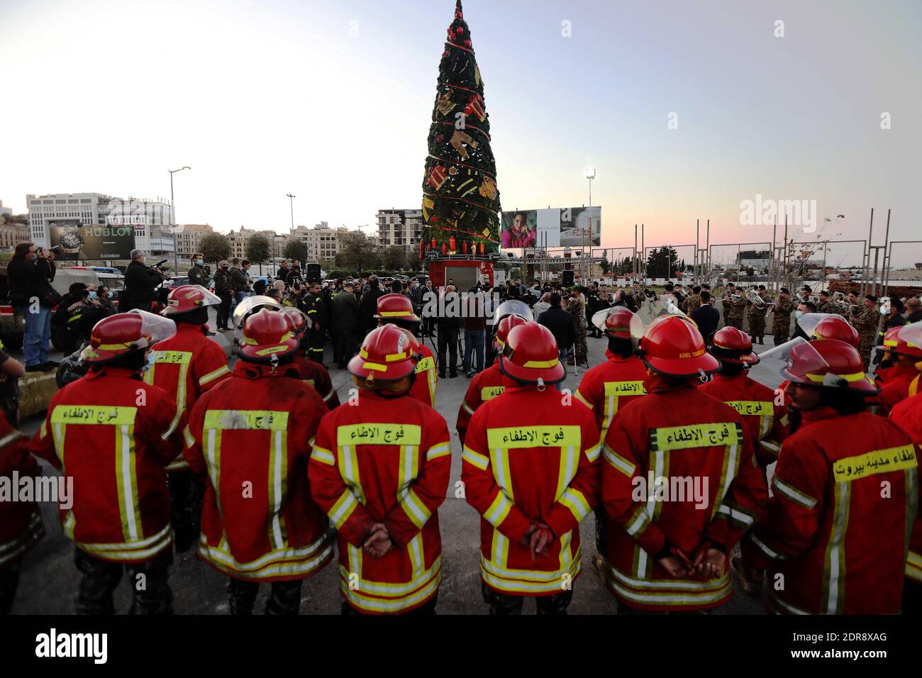 Beirut, Lebanon. 4th Aug, 2020. Lebanese firefighters attend the ...