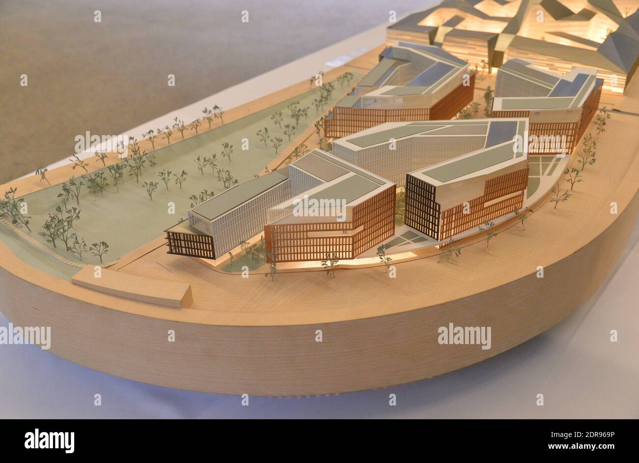 Hexagone Balard High Resolution Stock Photography and Images - Alamy