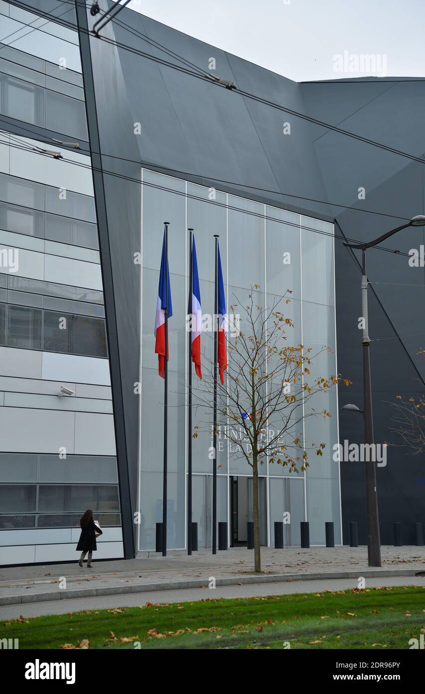 Hexagone Balard High Resolution Stock Photography and Images - Alamy