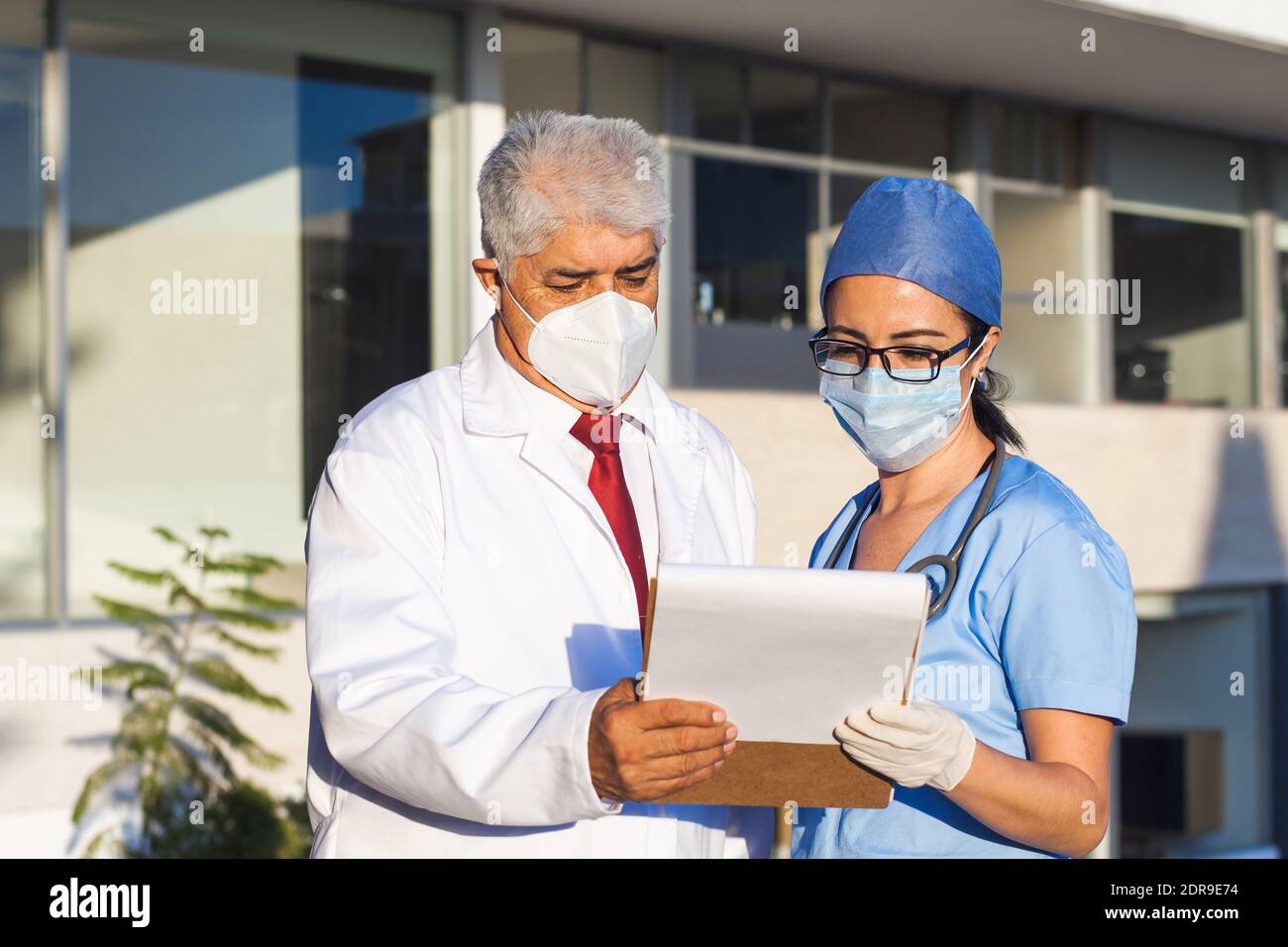 Emergency medical team latin america hi-res stock photography and ...