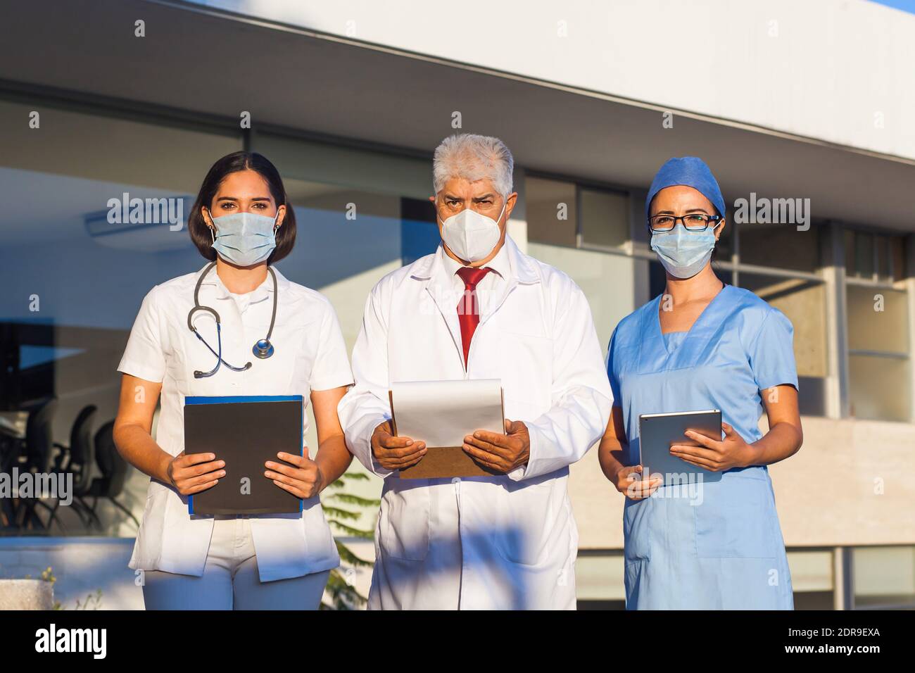 Emergency medical team latin america hi-res stock photography and ...