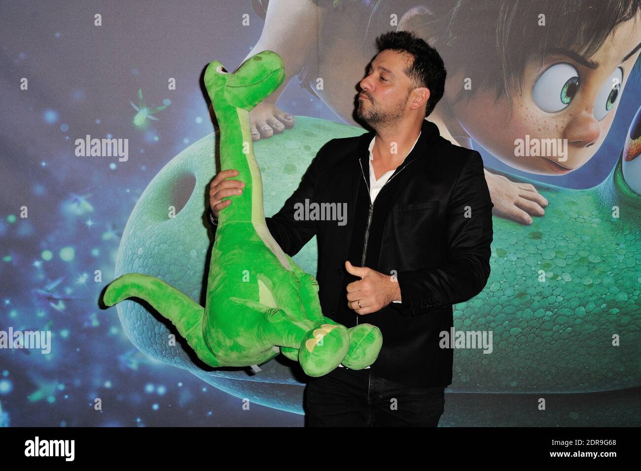 Titoff a la premiere de Le Voyage d'Arlo au grand Rex a Paris, France ...