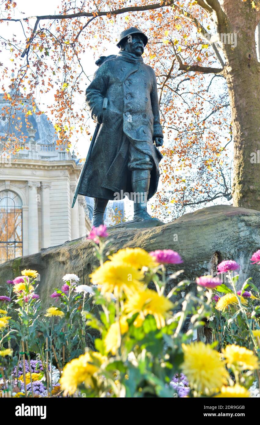 Statue georges clemenceau hi-res stock photography and images - Alamy