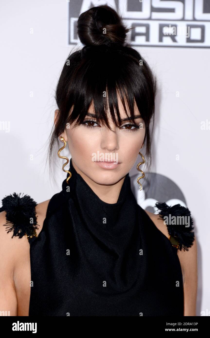 Kendall Jenner attends the 2015 American Music Awards at Microsoft ...