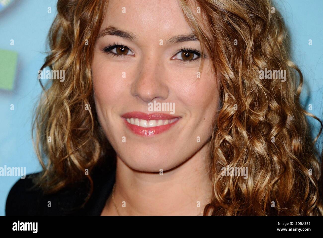 Elodie Fontan assiste a l'avant-premiere du film 'Babysitting 2' au ...