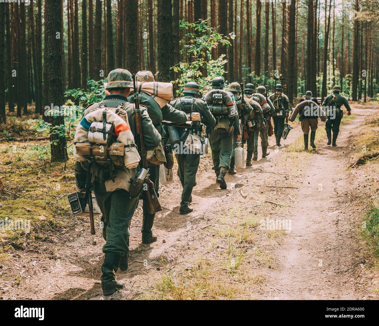 Army walking army soldier military marching hi-res stock photography ...