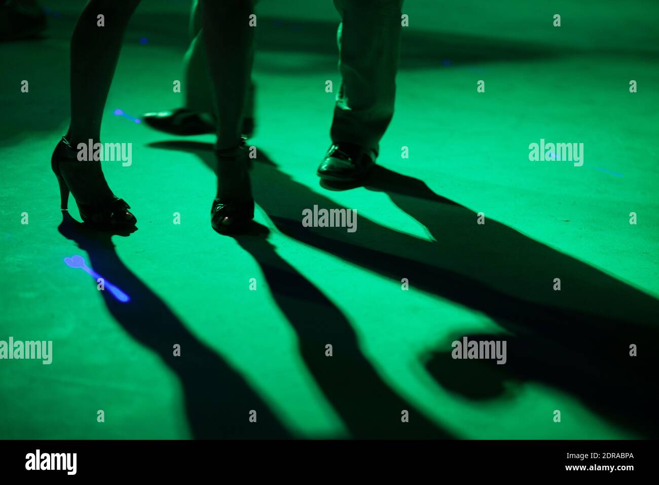 Shadow couple ballroom hi-res stock photography and images - Alamy