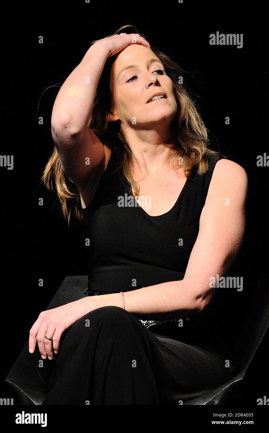 Jessica Borio assiste a la presentation du programme theatral du debut ...