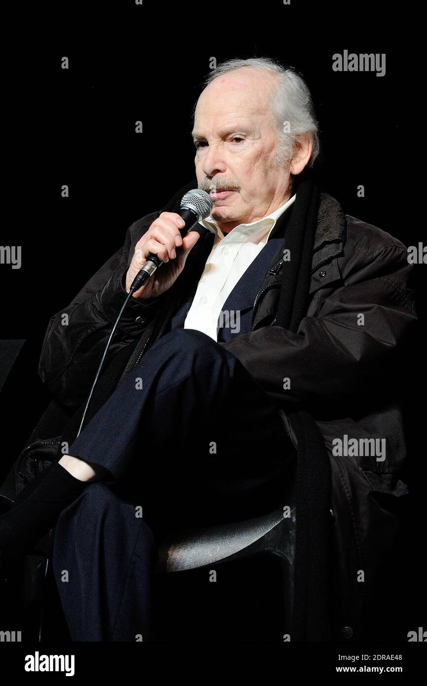 Popeck assiste a la presentation du programme theatral du debut d'annee ...