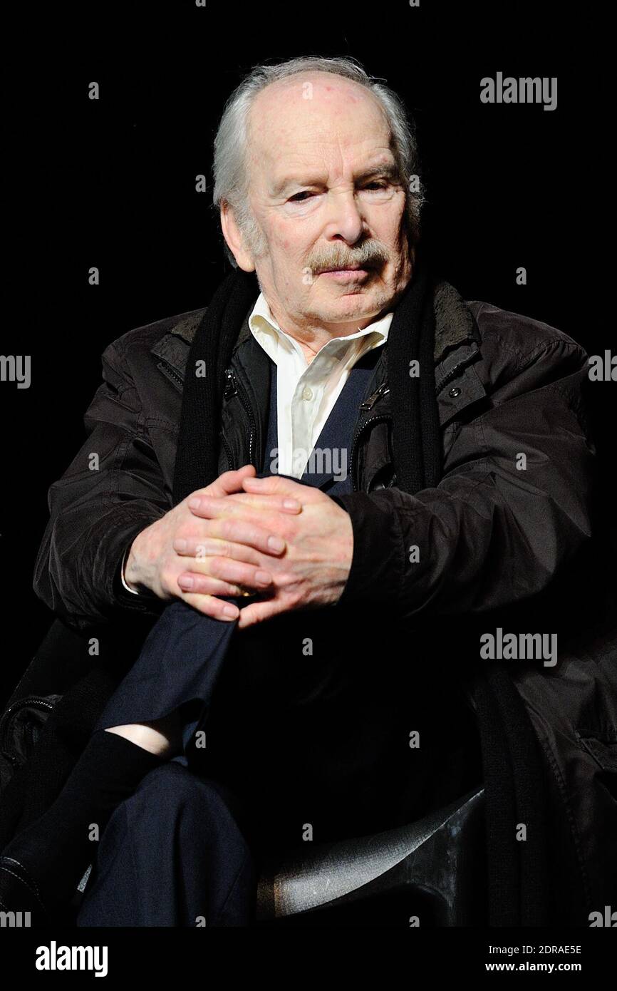 Popeck assiste a la presentation du programme theatral du debut d'annee ...
