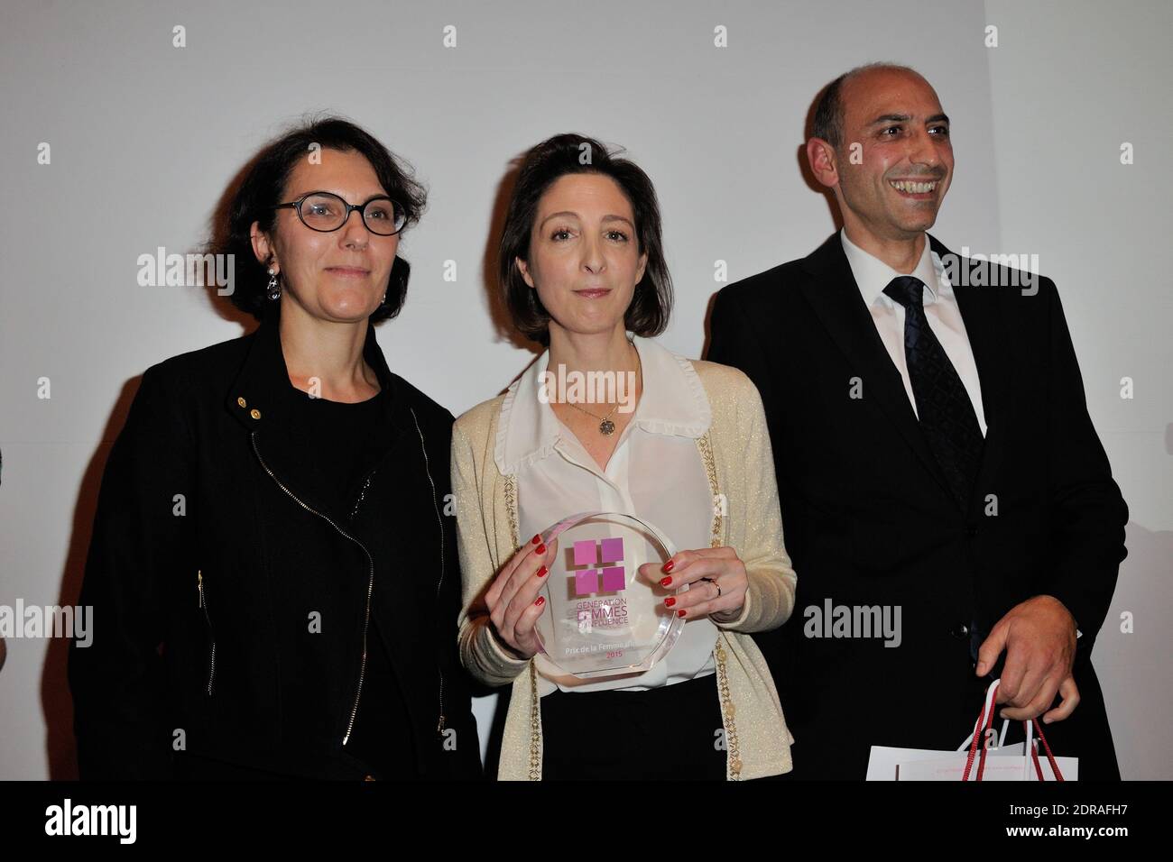 Femme a assisté hi-res stock photography and images - Alamy