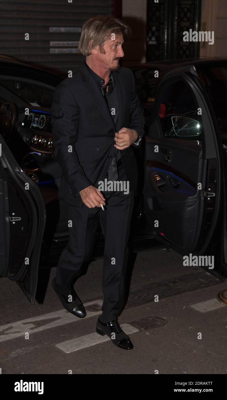 Sean Penn arrives to his private dinner held at Trendy club Les Bains ...