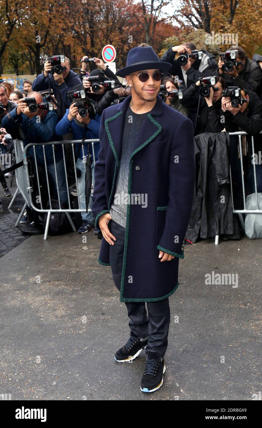LEWIS HAMILTON ARRIVE AU DEFILE 'CHANEL' LORS DE LA FASHION WEEK DE ...
