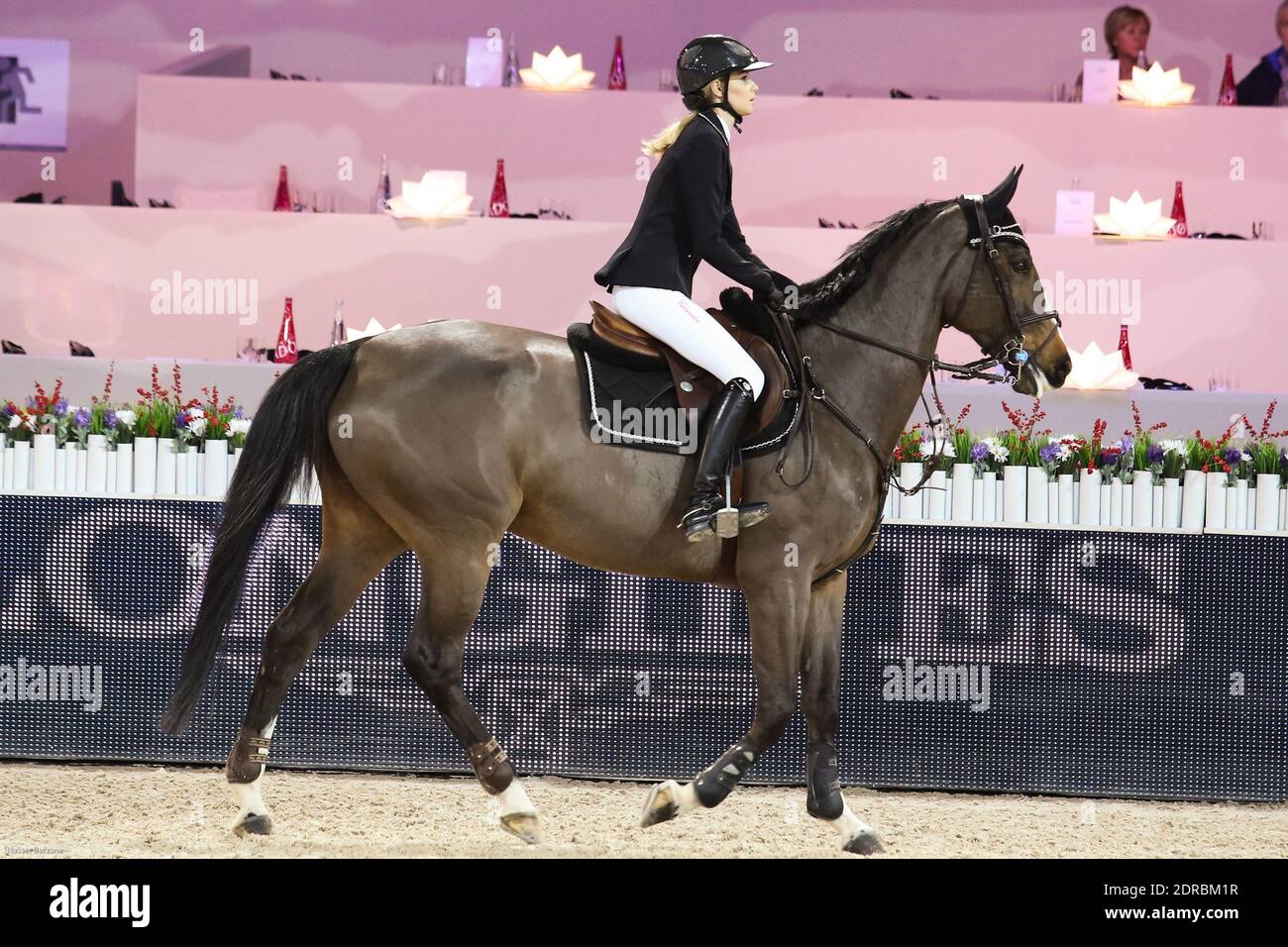 CASSANDRA FORET (SOEUR DE JADE FORET) - LONGINES MASTER PARIS 2015 ...
