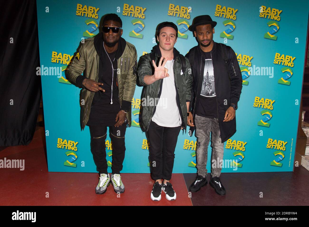 LE GROUPE D'HUMORISTE 'LE WOOP GANG' - PREMIERE DU FILM 'BABYSITTER 2 ...