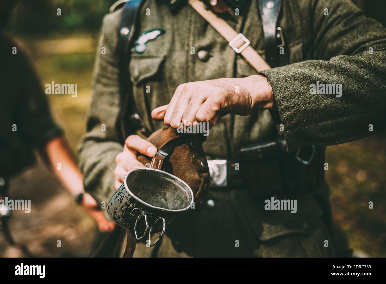 Standing army soldier food and drink military uniform hi-res stock ...