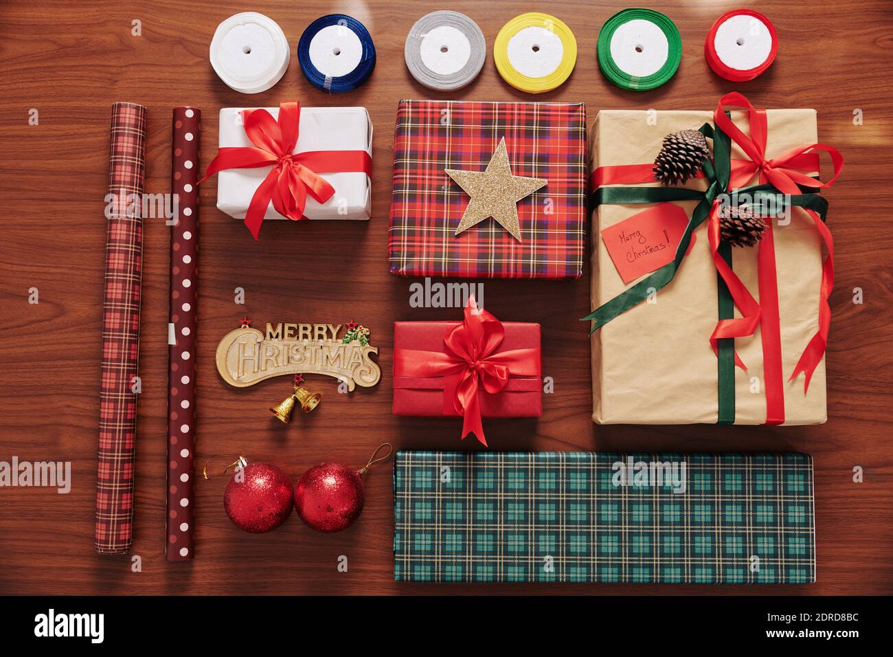 Season gifts hi-res stock photography and images - Alamy